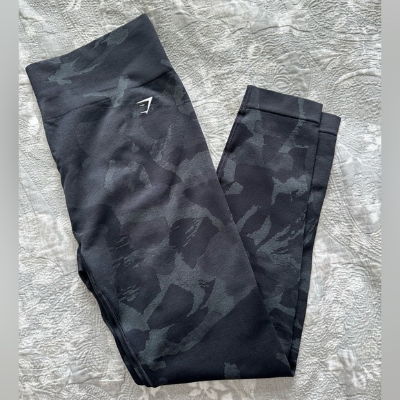 Gymshark | Pants & Jumpsuits | Gymshark Leggings Camo Pattern Butt ...